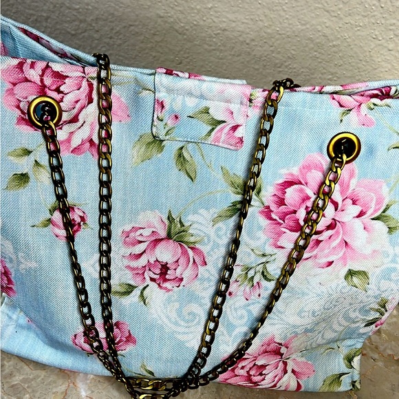 Bags | Light Denim Spring Ting Handbag With Pink Roses Nice Chain Link ...